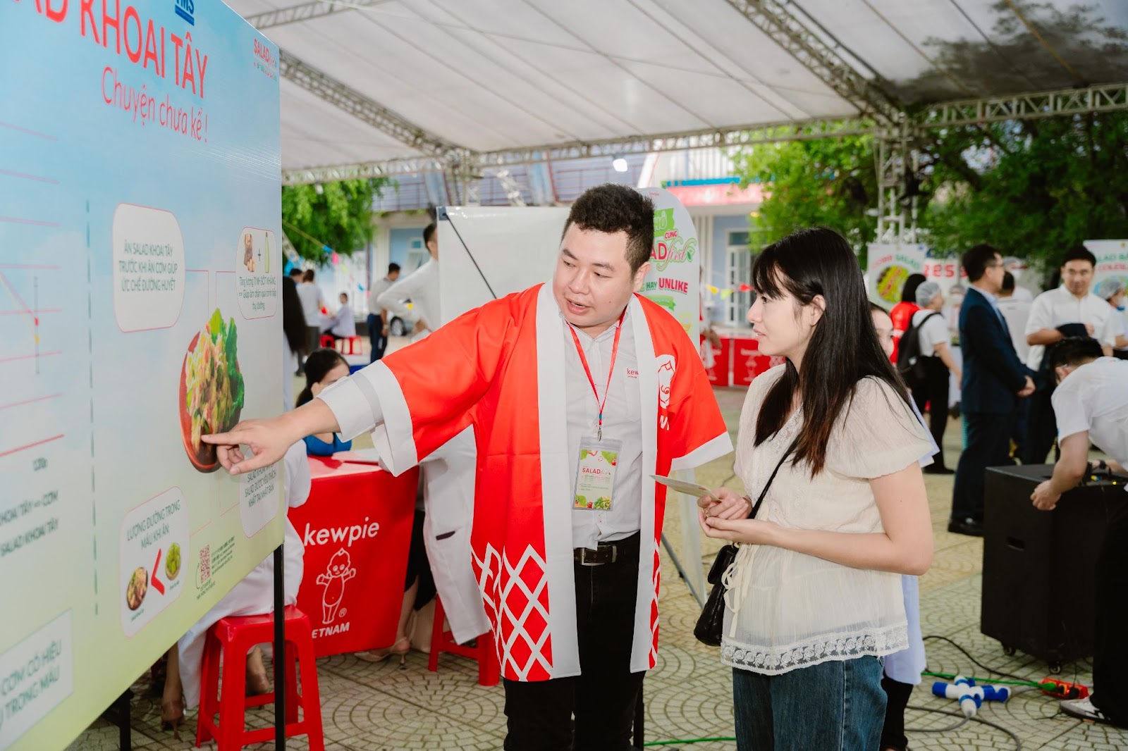 NGƯỜI LAO ĐỘNG VUI HẾT MÌNH VỚI SỰ KIỆN SALAD FIRST - HÃY BẮT ĐẦU BỮA ...